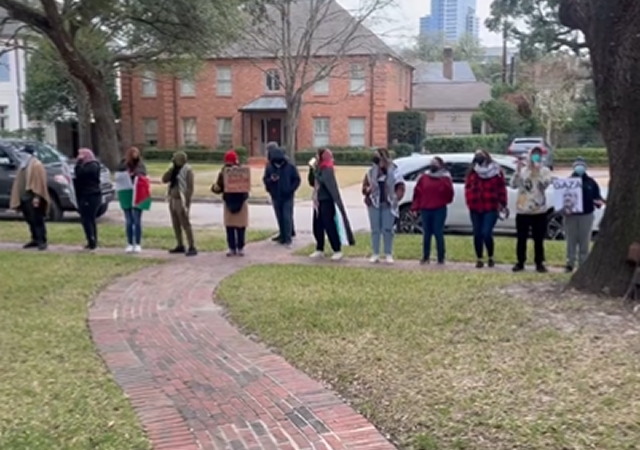 Anti-Israel Protesters Harass Senator Ted Cruz Outside His Home